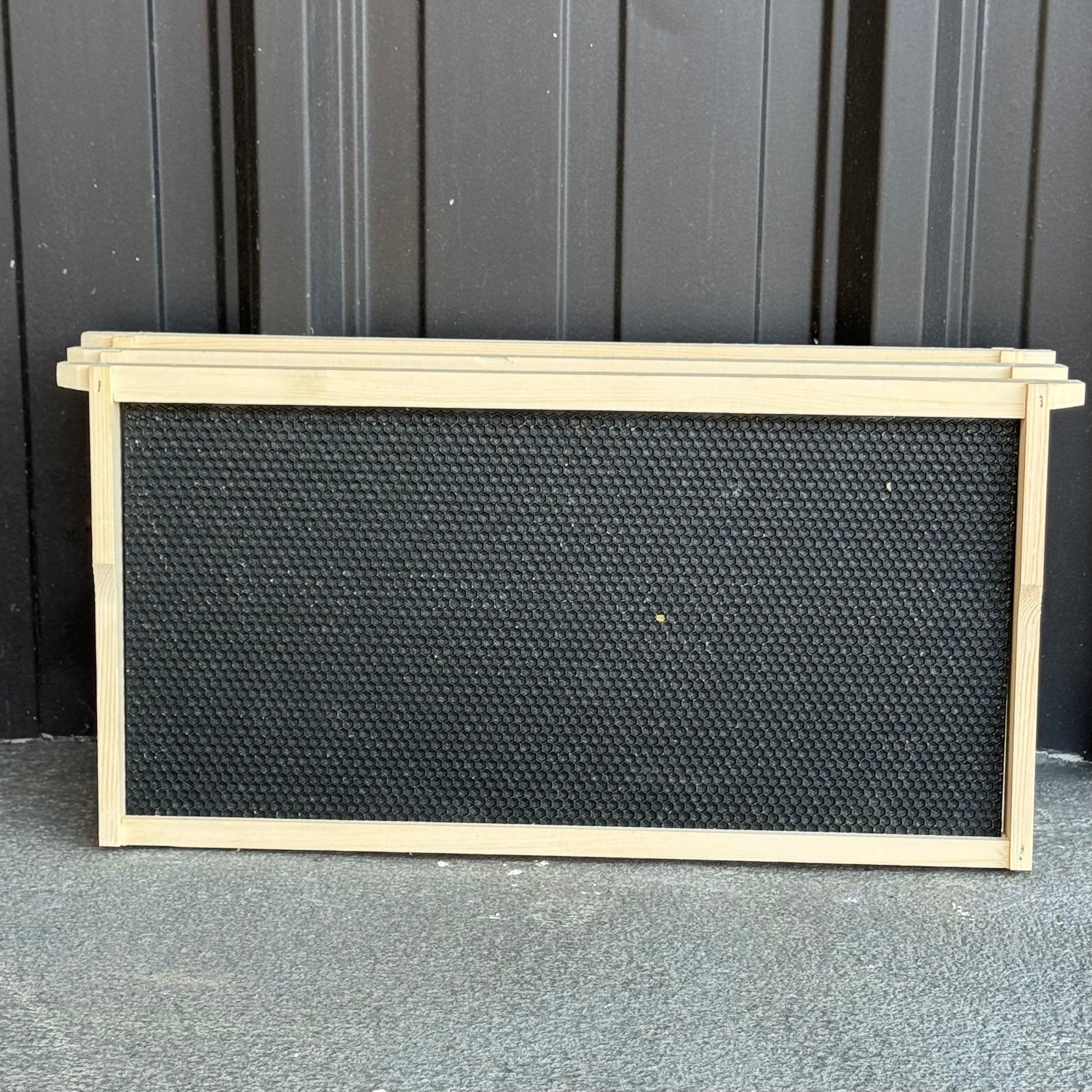 Triple Coated Deep Ready-to-go Bee Frames | Bee and Comb