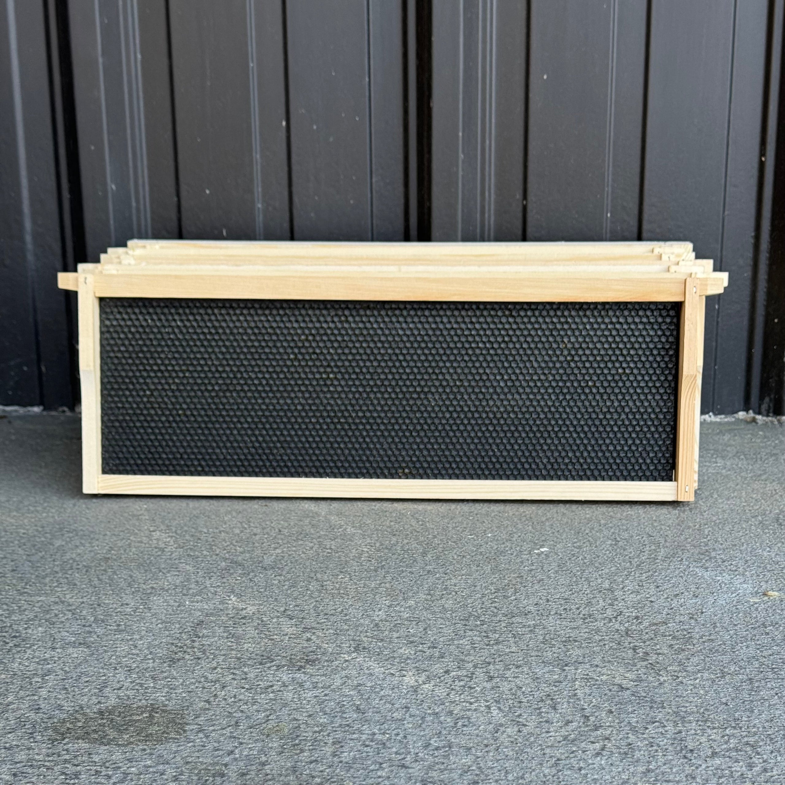 Medium Triple Coated Ready-to-go Bee Frames | Bee and Comb